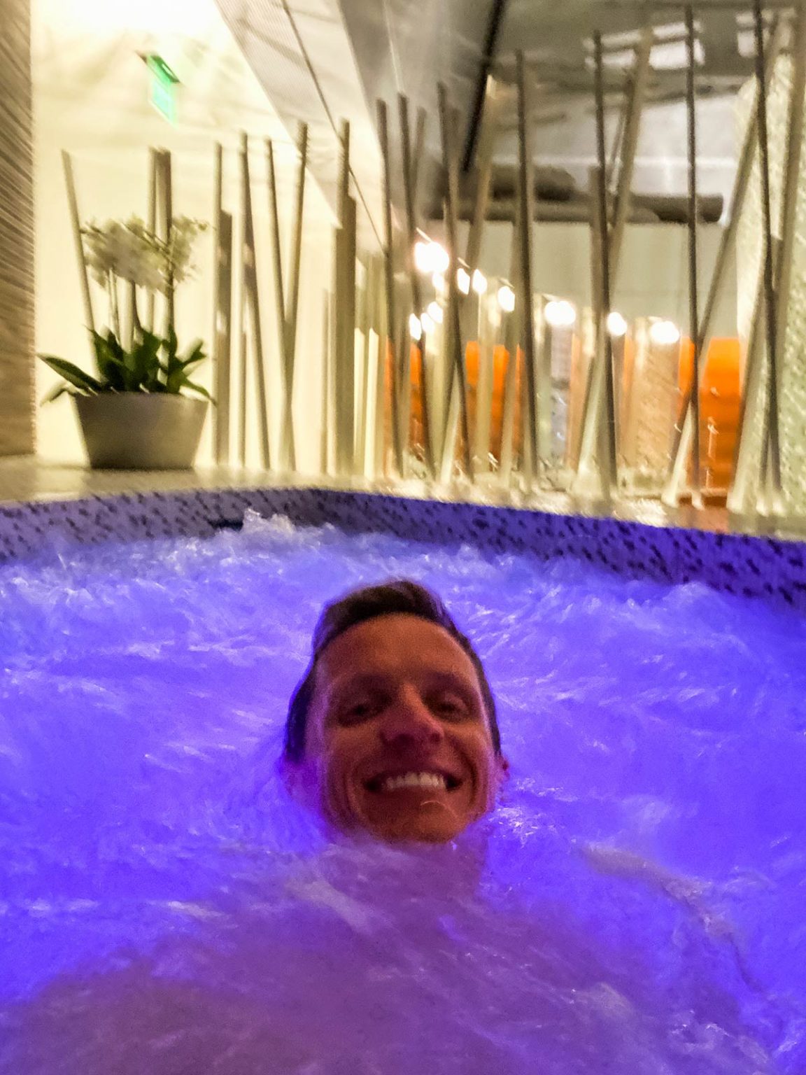 SWIMMING IN DOHA AIRPORT - djjsimpson