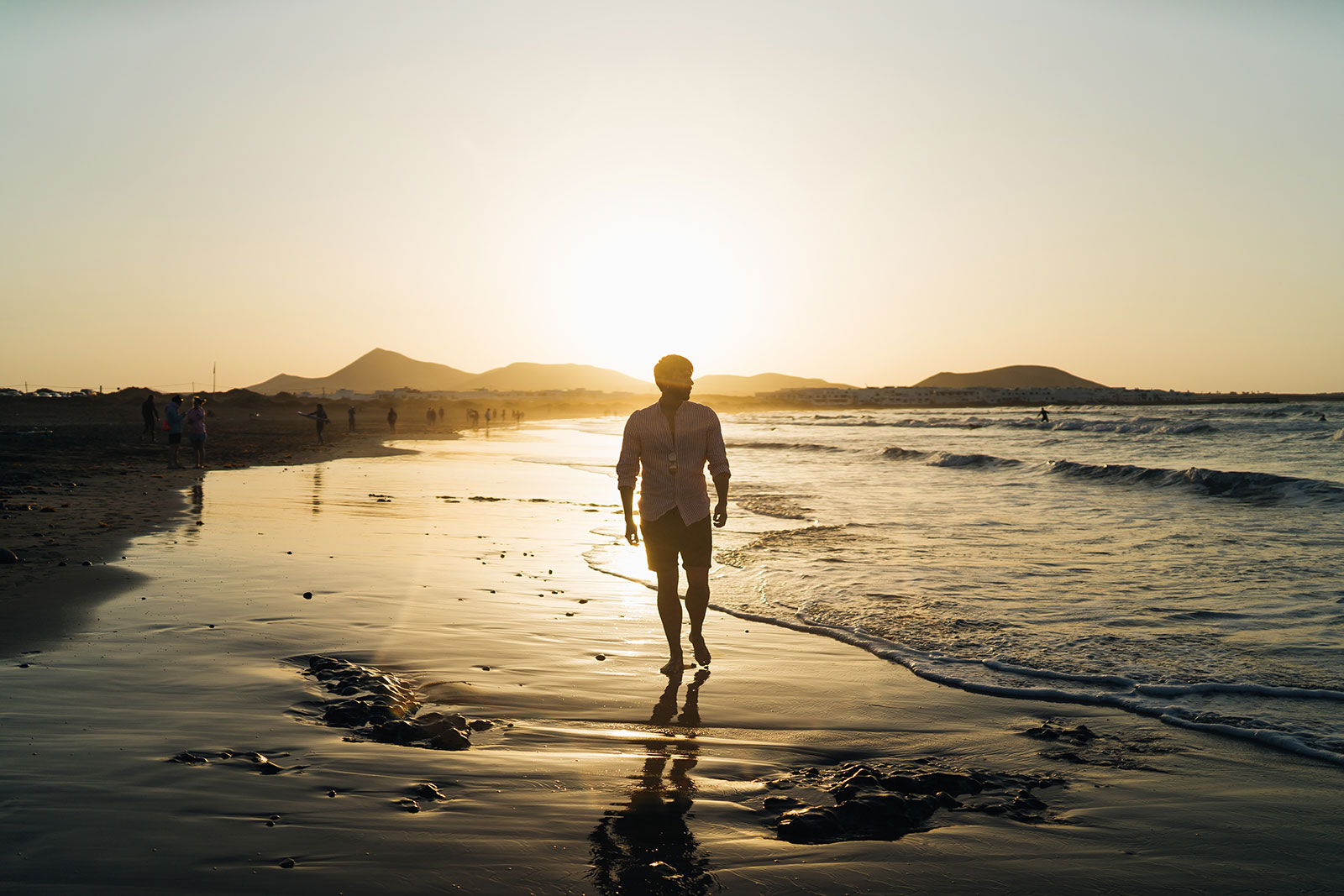 5 TIPS ON HOW TO STAY HEALTHY WHILE TRAVELLING
