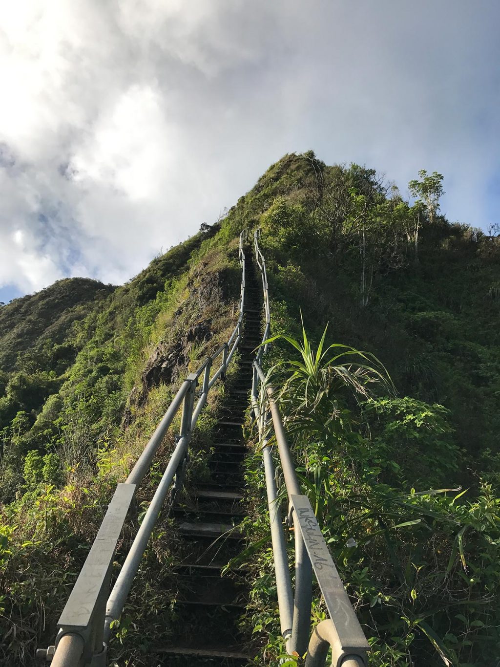 CLIMBING THE STAIRWAY TO HEAVEN, HAWAII & FULL GUIDE