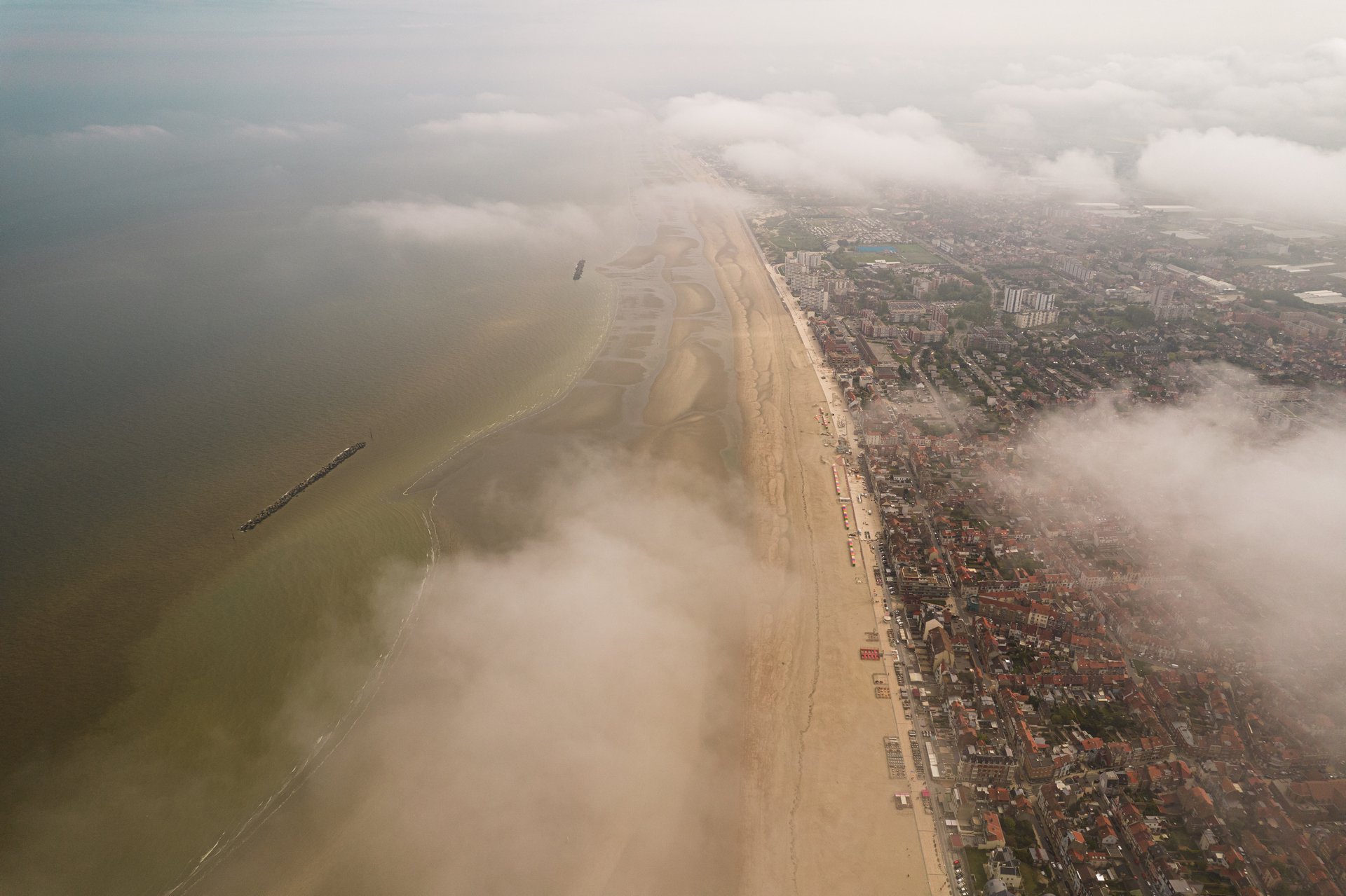 THE ESCAPE OF DUNKIRK - djjsimpson.com DAVID SIMPSON