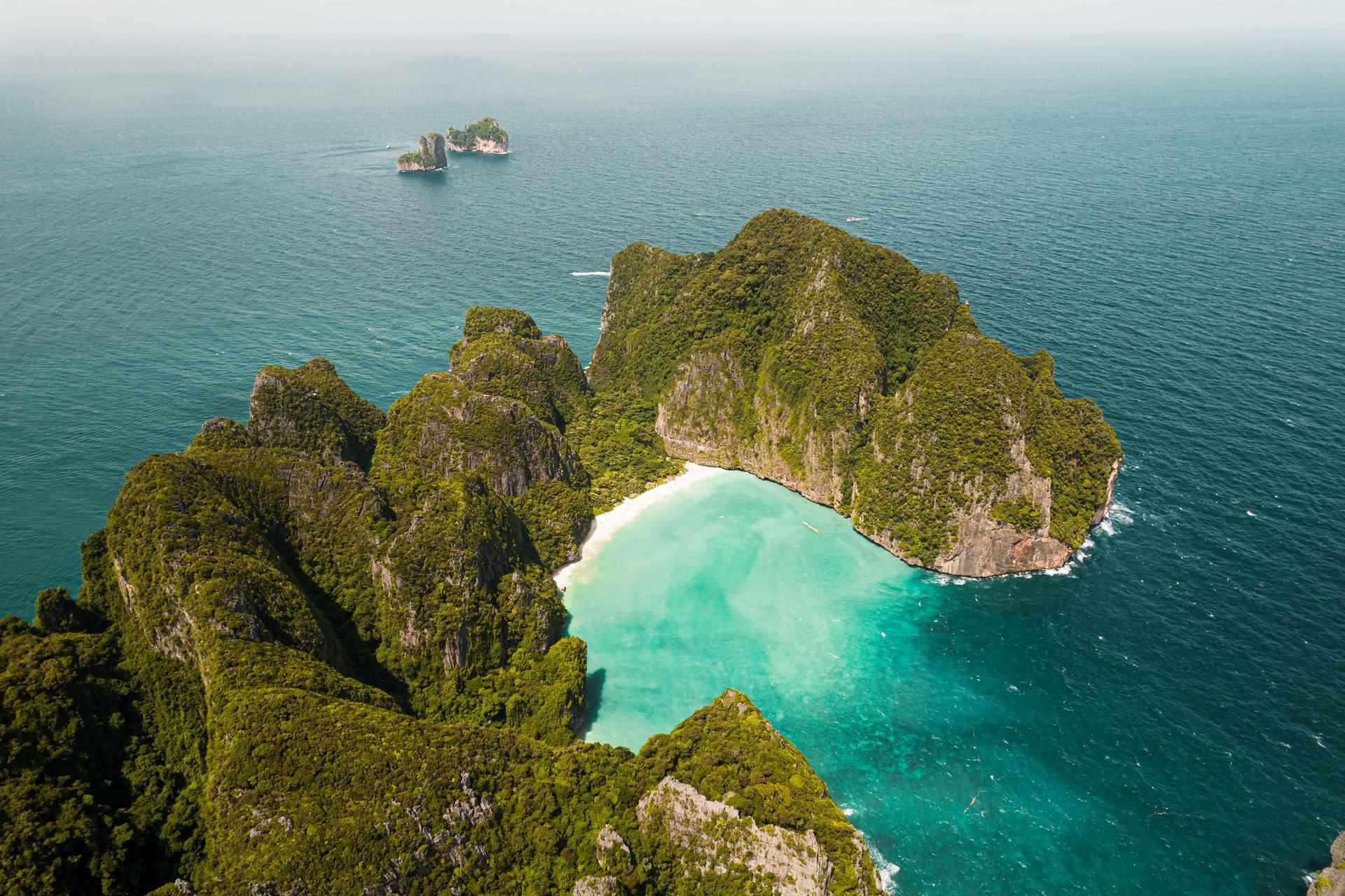 Boat Ride From Hell, Island Hopping From Heaven