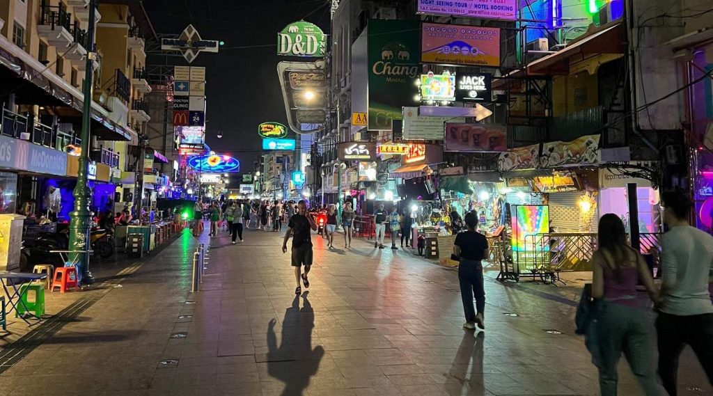 GRAND PALACES, EAR ORGASMS AND KHAOSAN ROAD - djjsimpson