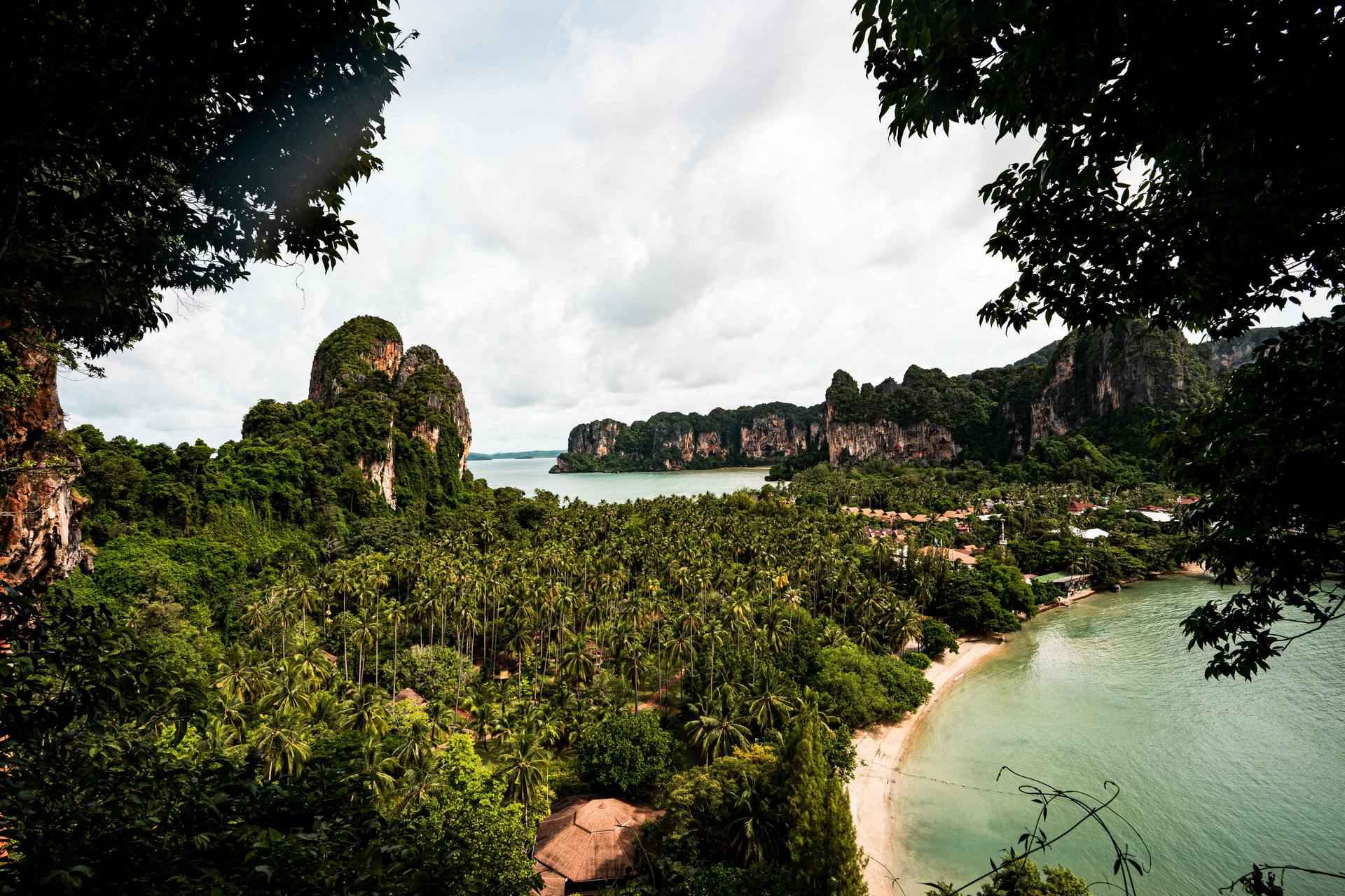 Guide to Krabi's Best Views: Tiger Temple & Railay Viewpoint