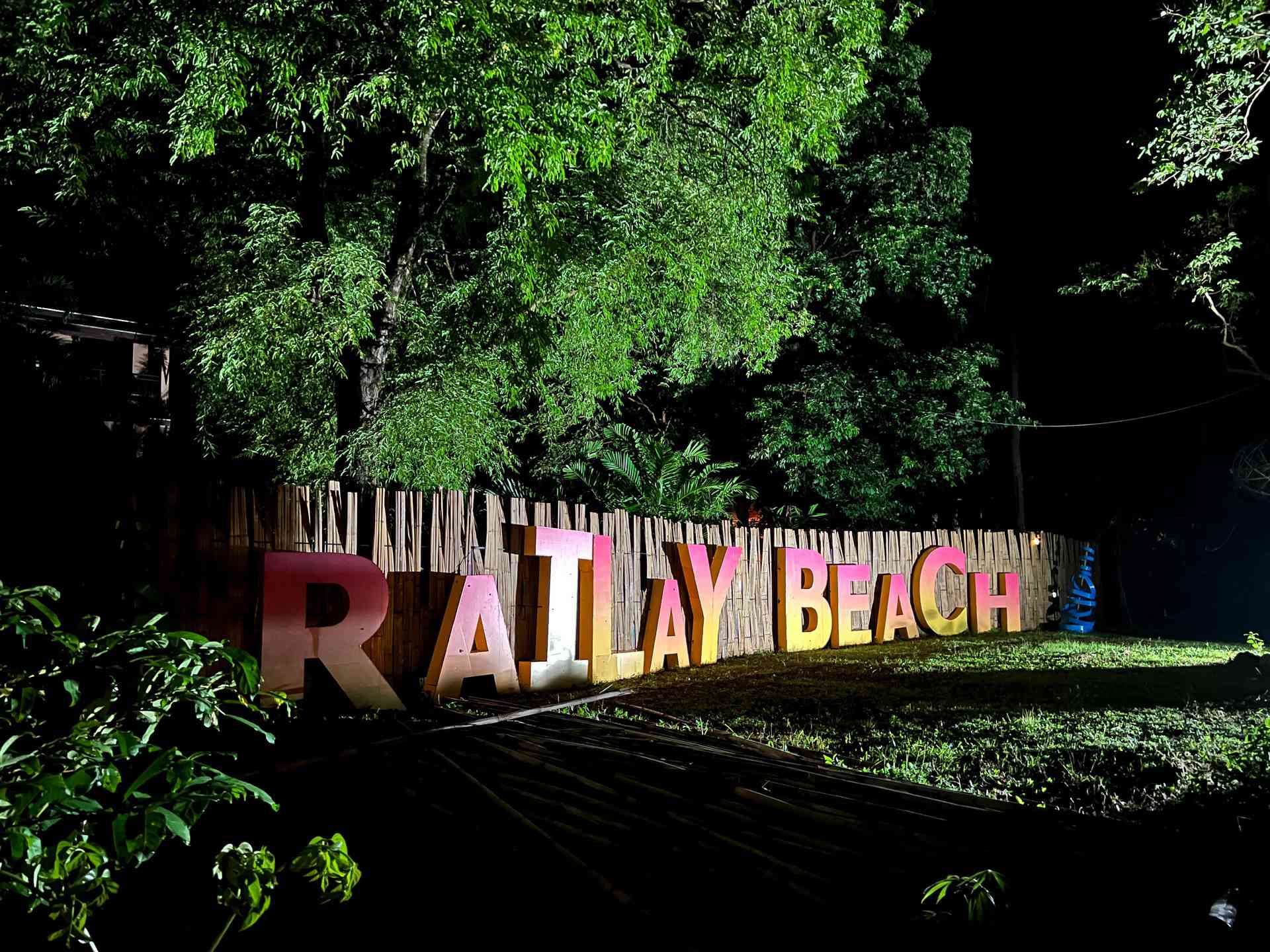 ROCK CLIMBING ON RAILAY BEACH - djjsimpson